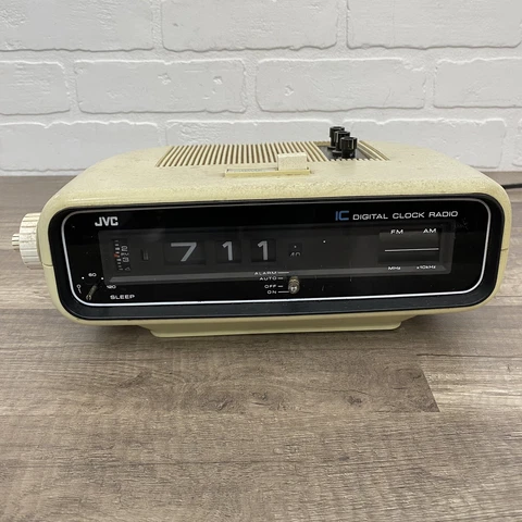 Antique Clock Radios - HiCollectors