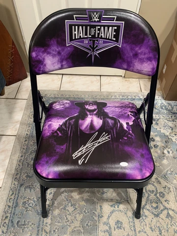 WWE Chairs - HiCollectors
